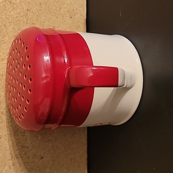Gallery | Kitchen | Shake Ceramic Handled Seasoning Shaker Red White ...